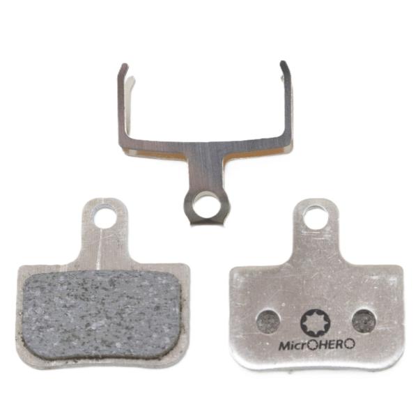 ・カーボンアルミパッド-Cシリーズ：摩擦材には環境に配慮しカーボン素材を使用しております。制動力をメタルパッド並みですがレジンパッドに近いコントロール性能を実現しております。また圧力版にはアルミ合金を採用し重量はメタルパッドのほぼ半分ほどで...