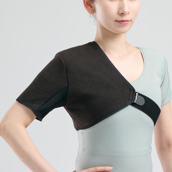 【リニューアル】発熱ウォーマー 肩用■製品特徴・綿に比べて吸湿発熱、保温性の高い高機能素材を内蔵・肩の前後に吸湿発熱中綿を内蔵し、肩周辺を効率よく温める・寒さや不良姿勢による筋肉の緊張へアプローチ■こんな方にオススメ・肩が上がりにくくなった...