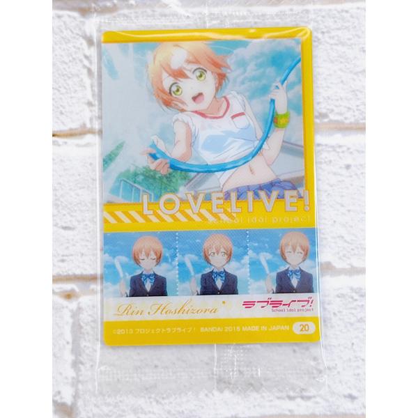 大人気『ラブライブ！』から、美麗メタリックカード付ウエハース第3弾が登場。今回のブロマイドカードは「夏色えがおで1,2,Jump!」衣装の9種、さらに豪華金箔押しがされたレアカードも収録します。TVアニメ2期オープニング、エンディングシーン...