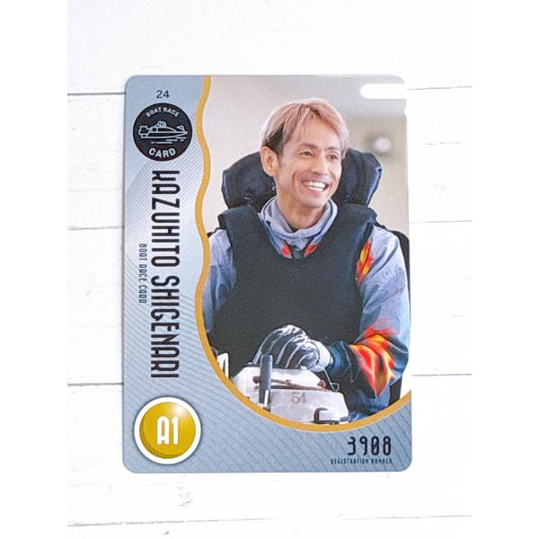 全95選手の大ボリューム！ボートレーサーのトレーディングカードが登場！2025年ボートレースオールスター、レディースオールスターのメンバー(2025年3月8日発表時点)を収録しており、スペシャルカードはキラキラ仕様。