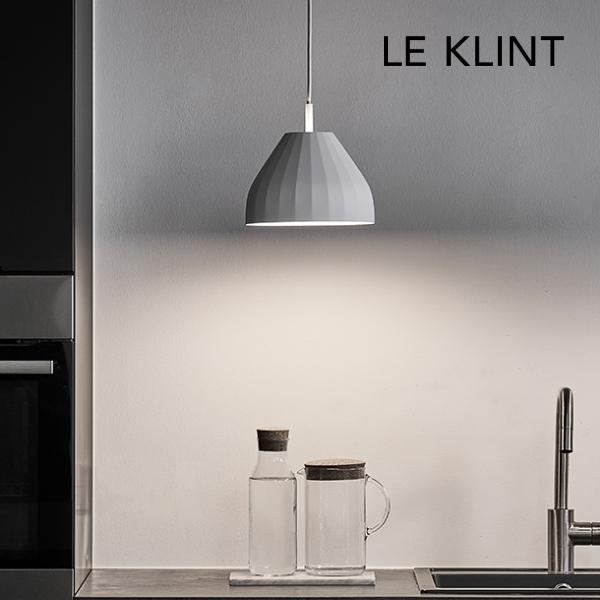 【商品名】ペンダント【シリーズ名】FACET（ファセット）【品番】KP140W・KP140B【カラー】ホワイト・ブラック【サイズ】直径24cm × 高さ22cm × 全長163cm【コード長】1.47m【重量】約0.3kg【材質】シェード：...