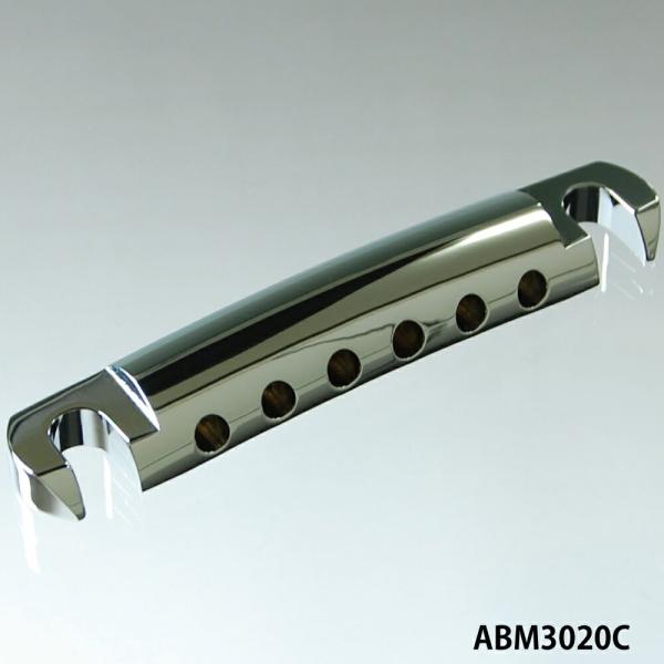 【エービーエム】”『ABM3020C　ストップテイルピース クローム（ベルブラス製）』ベルブラス削り出しハンドメイドで制作されるストップテイルピースです。1958年のレスポールに搭載されたストップテイルピースをもとに設計されています。テイル...