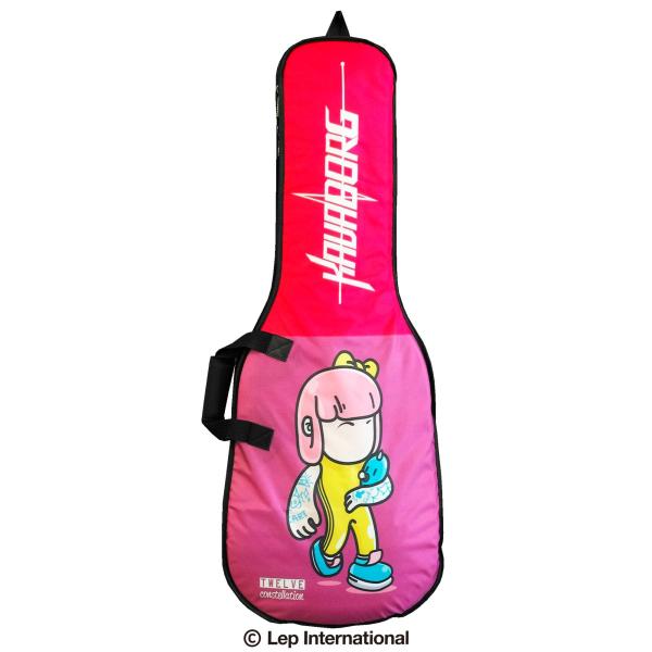 Kavaborg KCE80E Electric Guitar Gig Bagは、手頃かつ軽量にギターを持ち運ぶためのシンプルなギグバッグです。シンプルな構造ですが、厚みのある素材によってギターをしっかり守ります。個性的でポップなデザインは...