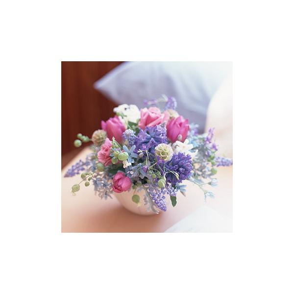 プレゼント 花人気ランキング 上位常連　母の日　開店祝い旬な季節のお花を使って、当店デザイナーが一つ一つお仕立ていたします。完全お任せ商品ですので、サンプル画像と大きく異なることもございます。あらかじめご了承ください。母の日 対応 当店より...
