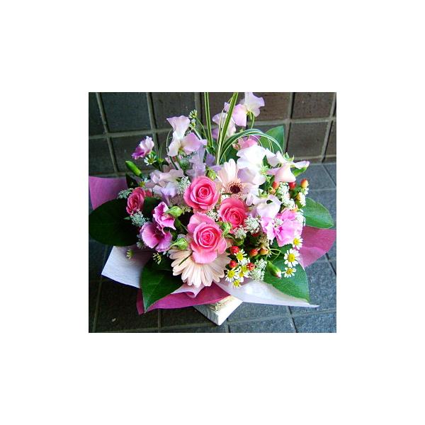 プレゼント 花人気ランキング 上位常連　成人式　開店祝い旬な季節のお花を使って、当店デザイナーが一つ一つお仕立ていたします。成人式 対応 当店より全国に成人式 花 宅配いたします。成人式詳細は下記をご覧ください。 条件付き 送料無料：330...