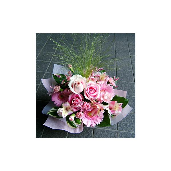 最短即日発送 成人式　プレゼント お祝い人気ランキング上位獲得 フラワーギフト旬な季節のお花を使って、当店デザイナーが一つ一つお仕立て致します。成人式に最適のフラワーギフトです。いつもと違った 成人式 ギフトにいかがでしょうか？最短即日発送...