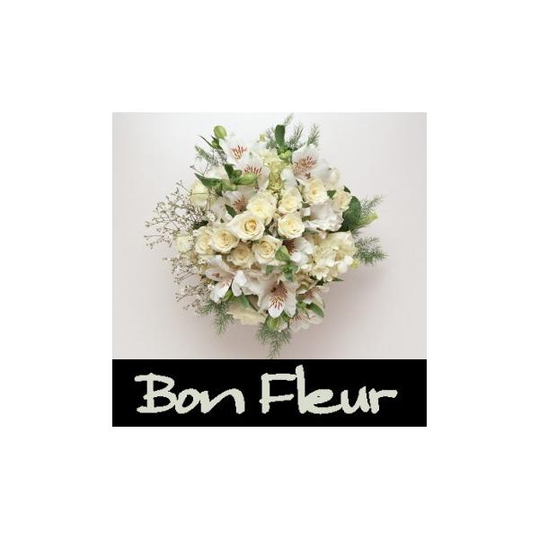 お供え花 あすつく お盆 初盆 新盆　お供えに最適なアレンジメントです。 【商品内容】洋花を中心に、季節のお花をデザインして上品に仕上げます。お盆に最適なお盆　お供え花です。【あすつく_関東】【あすつく_信越・北陸】【あすつく_東海】【あす...