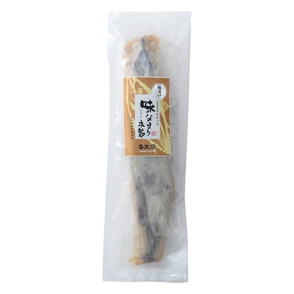 原材料:かつお節(鹿児島県枕崎製造)、酒粕、砂糖、発酵調味料、醤油(小麦・大豆を含む)、魚醤(魚介類)、還元水飴サイズ:320×110×50(mm)産地:日本内容量:1本(約240g)温度帯:常温アレルギー表示:小麦、大豆メーカー名:株式会...