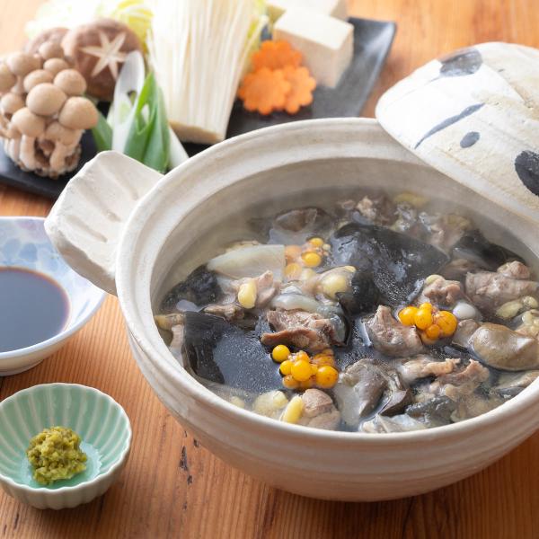 「耶馬溪 すっぽん鍋セット」は、ご自宅で気軽にすっぽん鍋を味わえるすっぽんの切り身とスープのセットです。見て楽しみ、食べて楽しみ、食卓を囲んで楽しんでいける食材としてお届けしています。最近は手軽なサプリメントも多くなっていますが、健康は食か...