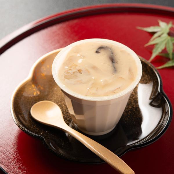 「青森県産 ほたて 茶わんむし」は、雪国、青森の伝統を守って作られた甘口仕立ての茶わんむしです。青森県陸奥湾産のほたて貝、さらに椎茸、竹の子、なると巻が入って具沢山。昆布だし、かつおだしをふんだんに使用し、甘口の味付けで、丁寧に仕立てた本格...