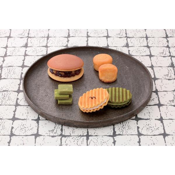 「然花抄院　春ノ箱　ＺＥＮ−ＨＡＲＵ」　京都・室町通りに本店を構える『然花抄院』。素材や製法にこだわってつくりあげられたお菓子です。　G0002_25_07