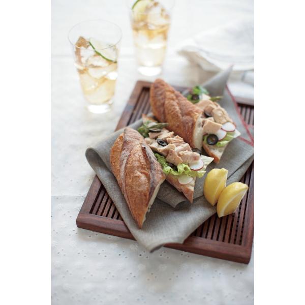 「夏ビン長鮪綿実サラダ油漬缶詰」　旬のビン長まぐろと綿実サラダ油でつくったソリッド（固まり）タイプのツナ缶です。※パッケージデザインが変更になる場合がございます。　G0002_25_07