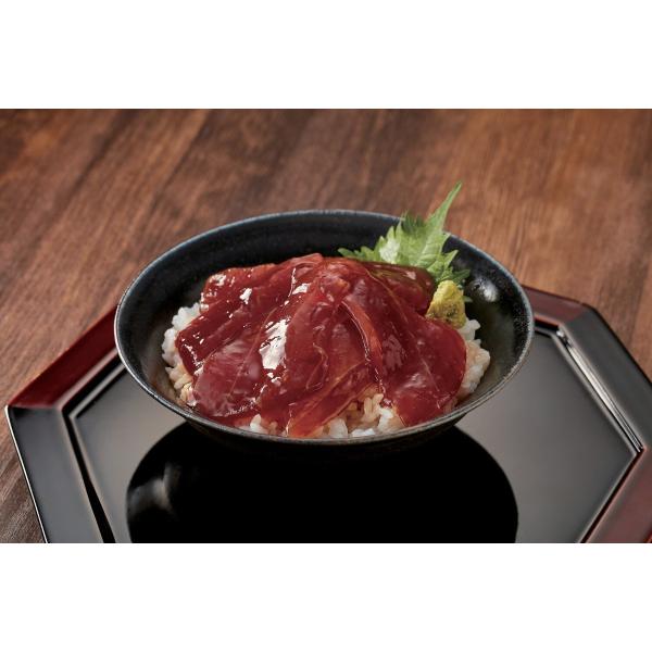 「三浦三崎の漬けまぐろ」　まぐろ問屋がつくる「漬けまぐろ」です。ごはんに乗せて、漬けまぐろ丼でお召し上がりください。　G0002_25_07