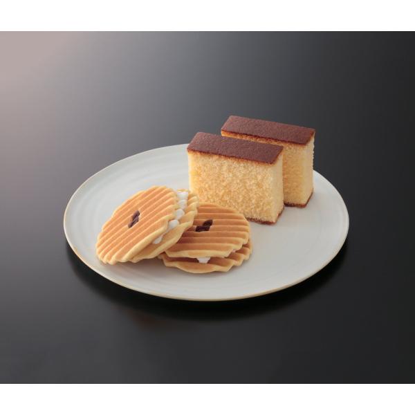 「カステーラ・ヴァッフェル詰合せ」　独自配合の小麦粉、新鮮な卵、美味しさを極めた製法。素材の持つ力で自然に焼き上げたカステーラです。ドイツ風の堅焼きワッフルに、ヴァニラ風味のクリームを挟んだ洋風焼き菓子ヴァッフェルとのお詰合わせです。　G0...