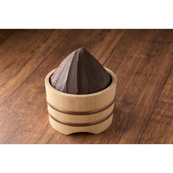 「石井味噌　限定醸造　三年熟成　２ｋｇ箱詰め」　信州産丸大豆と国産コシヒカリを使用した、限定醸造。杉桶で二寒二土用を過ごし、じっくり熟成させた味噌は、酵母や乳酸菌が生きた、芳潤でコクのある味わいです。　G0002_25_07