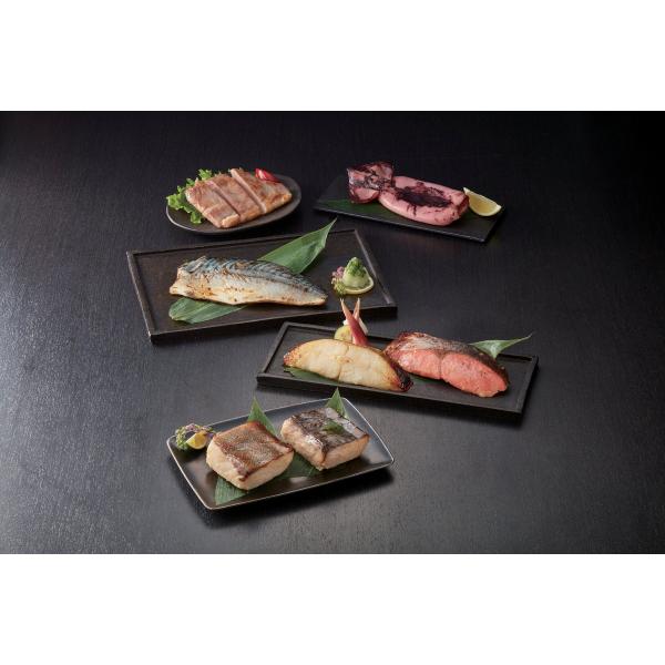 「〈東京・蔦の家〉京華漬セット」　芳醇な香りとコクのある味が魚の旨味を引き立て美 味しい西京漬が誕生します。「京華漬」は、優美な 京都の味と華のお江戸の粋を融合した『蔦の家』自 慢の一品です。東京・四谷の漬魚を愉しむ。　G0002_25_08