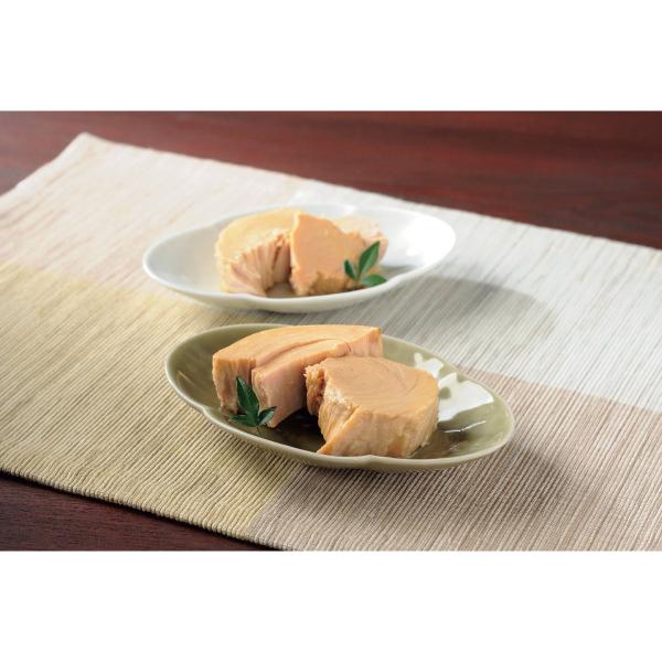 「夏ビン長鮪 エキストラバージンオリーブオイル漬缶詰」　旬のビン長鮪をエキストラバージンオリーブオイルで漬け込んだおいしいツナ缶。　G0002_26_01