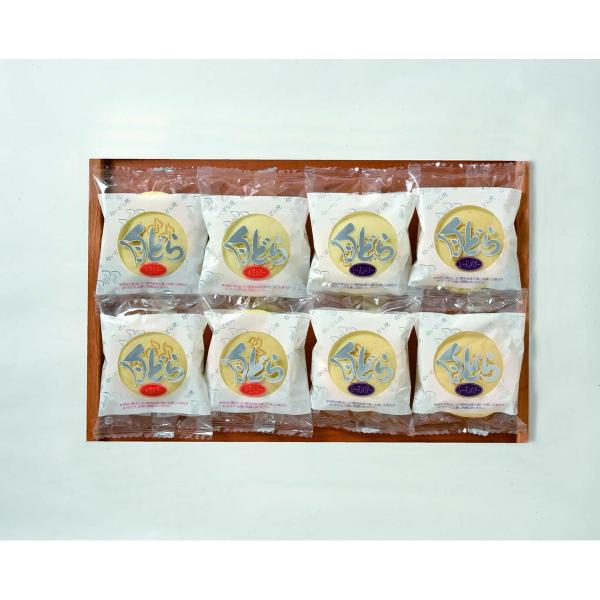 「わらく堂 白どら2種8個セット」　北海道産の小麦・バター・砂糖にこだわって作った珍しい白い皮のどら焼き「白どら」2種類を楽しめるセットです。　G0005_26_01