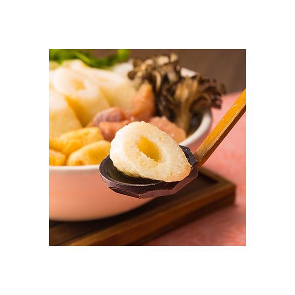 【スープや具材もすべてセット。秋田名物きりたんぽ鍋をご家庭で楽しめる詰め合わせです。】白神山地の麓にあり、日本海に面した八峰町八森。この地にある三四郎旅館は漁港でとれた新鮮な魚介類や、炭火焼きしたきりたんぽのあたたかいお鍋でお客様をおもてな...