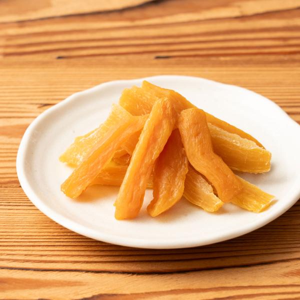 いつでもどこでも手軽に楽しめる「干し芋 レトルトパウチ 食べきりサイズ」です。原材料に使用しているのはさつまいものみ。芋本来の自然な甘みを堪能できます。一口食べると広がる、スイーツのような自然の甘みと満足感をお楽しみください。食べきりサイズ...