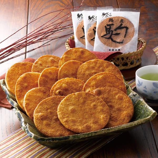 「大馬屋 草加煎餅」は、埼玉県草加市の名物で、昔ながらの素朴な味で親しまれている草加煎餅です。堅焼きならではのパリッとした食感と、醤油の香ばしい風味をお楽しみください。