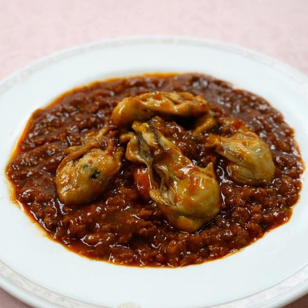 赤坂四川飯店が監修を手掛ける「麻婆牡蠣 ギフト」です。国産の茹で牡蠣を使用。牡蠣を茹でる際に、牡蠣のだし汁を使用していますので旨味が凝縮されています。強火でしっかりと炒めていますので、お肉と特製豆板醤や甜麺醤の旨みがしっかりと引き出されてい...