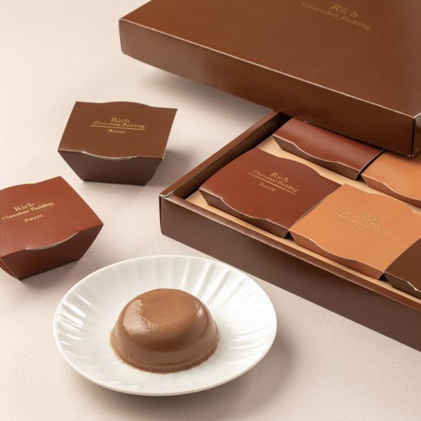 「リッチチョコレートプリン」は、厳選したチョコレートを使用したなめらか生食感の濃厚チョコスイーツです。なかなか一度に味わう機会のない3種のチョコレートプリンの食べ比べをお楽しみください。＜ミルク＞ミルクの風味豊かでまろやかな味わいとなめらか...
