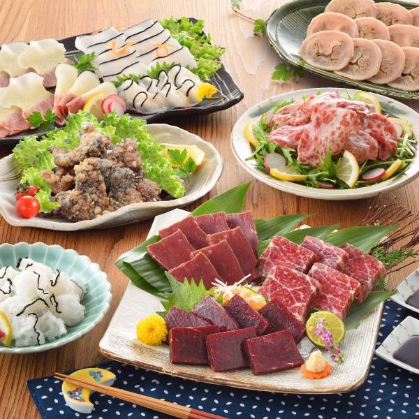 「下関鯨屋日新丸 鯨の詰め合わせ」は、刺身用赤身肉、竜田揚げ、尾の身（尾肉）、おばいけ（鯨の尾）、ハツ（心臓）、本皮、鹿の子（ほほ肉）、ベーコン、百尋（小腸）のセットです。日本近海で捕鯨したニタリ鯨・イワシ鯨肉を加工して詰め合わせました。鯨...