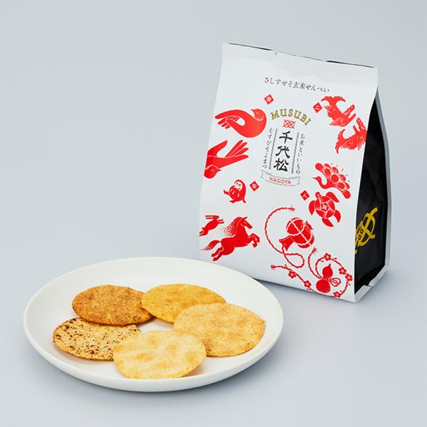 MUSUBI千代松のせんべいは、お米のプロ 五ツ星お米マイスターによる新感覚のご褒美せんべいです。「さしすせそ玄米せんべい」の、「さしすせそ」は和食の基本となる調味料です。米の美味しさをさらに活かしてくれます。お米が主役のせんべいだからこそ...