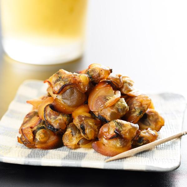 「その手はくわなのひとくち焼はまぐり」は、「その手は桑名の焼き蛤」と謳われることで有名な桑名の名物「焼き蛤」をイメージした、ひとくちサイズの「焼きはまぐり」です。食べやすい小粒のはまぐりのむき身に薄く味をつけ焼いた後で乾燥させました。手軽に...