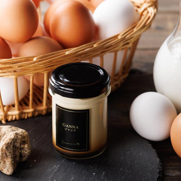 沖縄県多良間島産の旨み成分たっぷり詰まった黒糖と国産練乳を使用した「岡山 倉敷ジャンナ ジャンナプリン」です。濃厚な生地と苦めに作ったカラメルがマッチしている、ジャンナ一押しのなめらかで濃厚なプリンです。プリン生地には、濃厚な味わいで臭みの...