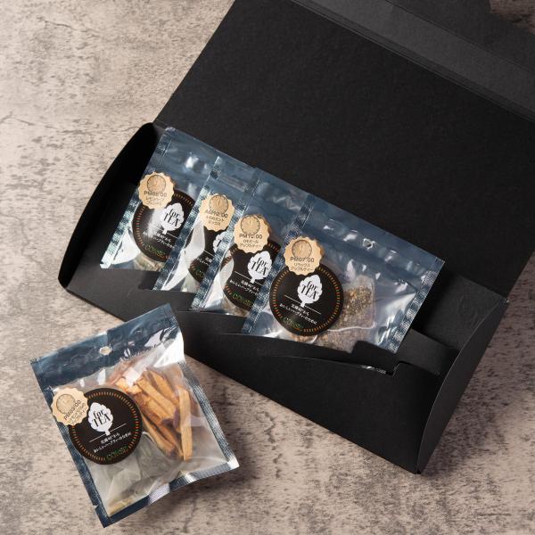 自然栽培という農法でハーブを専門に栽培しているCONSE FARM(コンセファーム)がお届けする「青森 CONSE ハーブティー 飲み比べ」です。味・香りが濃いのにえぐみが無く、ハーブティー初心者の方にもお楽しみいただけるハーブとフルーツの...