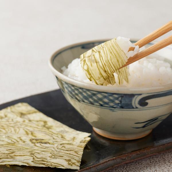 「味付昆布 昆布シート」は、北海道産真昆布のみを使用した、独自特殊製法の昆布シートです。素材の味を活かして、パリッとした食感に仕上げました。おつまみやおやつのほか、ご飯のお供などとしてお召し上がりください。お刺身に添えたり、おにぎりに巻いた...