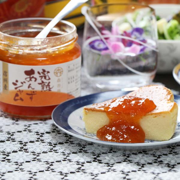 「森杏庵 完熟あんずジャム 信州産」は、ペクチンを使用せず、出来るだけシンプルに加工したジャムです。糖度が高く、保存性の効く甘い調味になっております。乳製品と相性がよいため、パンに塗ってお食べになるときはバターやマーガリンをたっぷり合わせて...