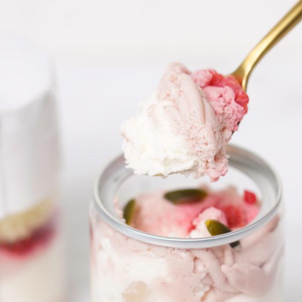 shirokane sweets TOKYO／白金スイーツ（シロカネスイーツ）の「白金モンブラン缶 ベリー」です。「shirokane sweets TOKYO」は、閑静な住宅街「白金台」の一角にある、美味しい季節のフルーツと、原材料のこだ...