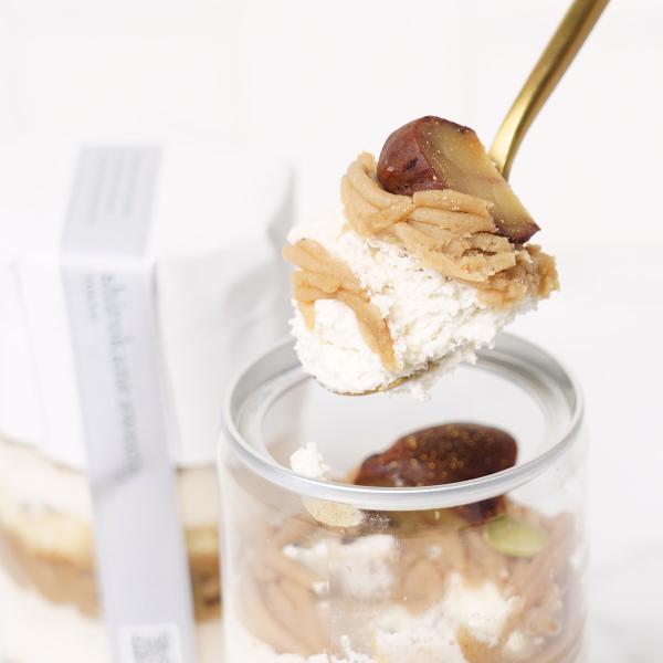 shirokane sweets TOKYO／白金スイーツ（シロカネスイーツ）の「白金モンブラン缶 皇室献上栗 山江栗」です。「shirokane sweets TOKYO」は、閑静な住宅街「白金台」の一角にある、美味しい季節のフルーツと、...