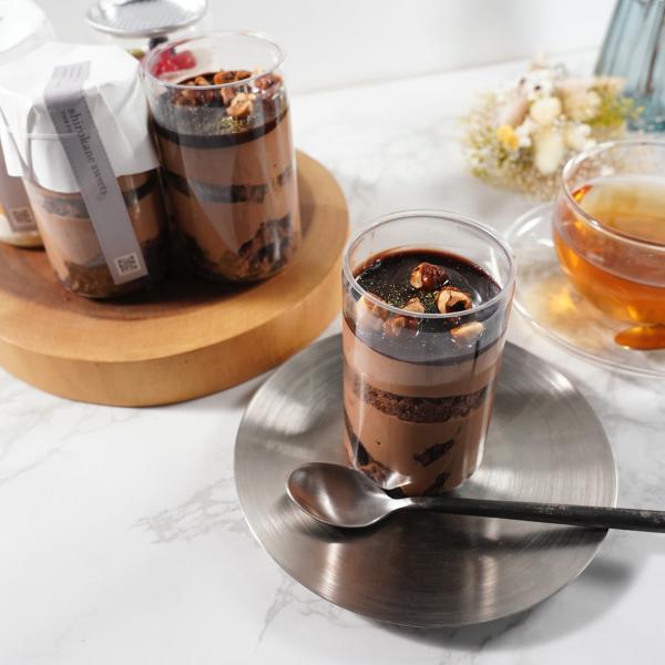 鏡のような表面の光沢が美しい、shirokane sweets TOKYO／白金スイーツ（シロカネスイーツ）の「白金ミロワール缶」です。「shirokane sweets TOKYO」は、閑静な住宅街「白金台」の一角にある、美味しい季節のフ...