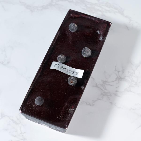 shirokane sweets TOKYO／白金スイーツ（シロカネスイーツ）の「白金プレミアム手作りアイスクリームケーキ カシス」です。美味しい季節のフルーツと、原材料のこだわりがコンセプトのスイーツ専門店「shirokane sweet...