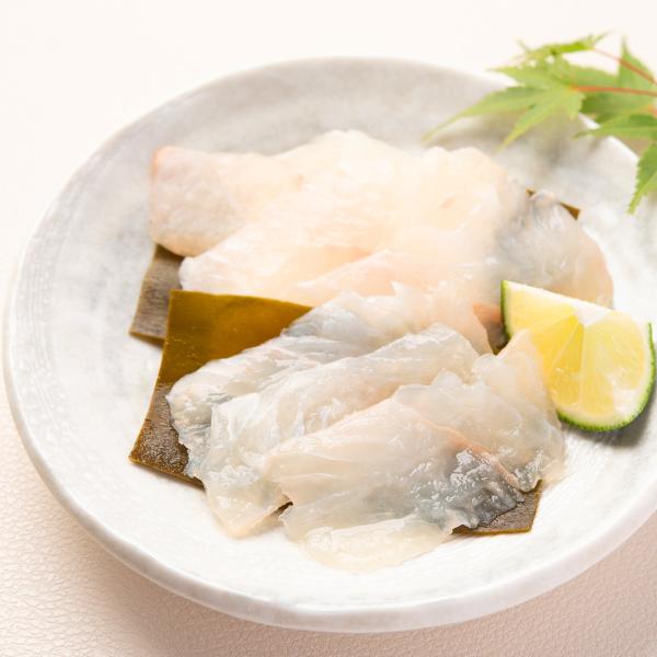 解凍後、すぐにお召し上がりいただける「青森 マルシン家政水産 津軽海峡産 天然ヒラメ昆布〆 切り身」です。青森県津軽海峡産の天然の高級ヒラメを昆布締めにしました。身の中に昆布の旨みがたっぷりしみ込み、おいしく仕上がっております。昆布の旨みに...