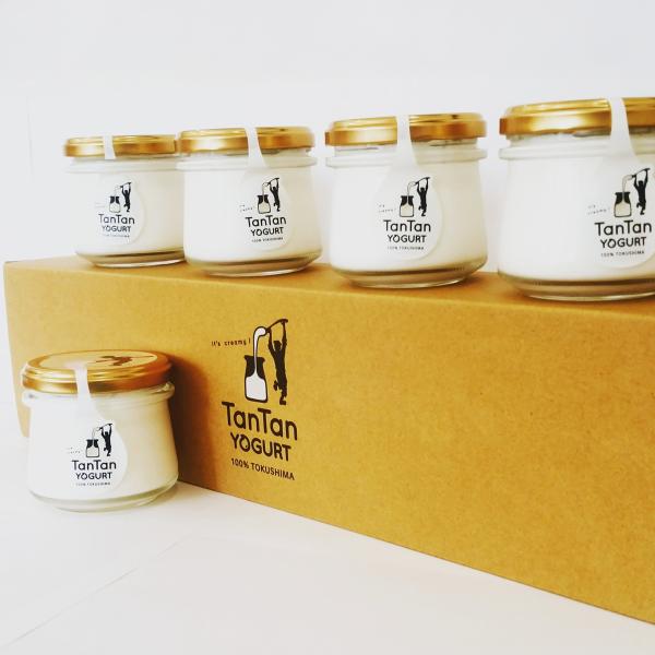 「タンタンヨーグルト 砂糖不使用 とろーりプレーンヨーグルト」は、人工甘味料を使用せず牛乳だけで作られた、非常に濃厚な味のプレーンヨーグルトです。酸味を抑えていますので、酸っぱいものが苦手な方にも美味しくお召し上がりいただけます。とろ〜りと...