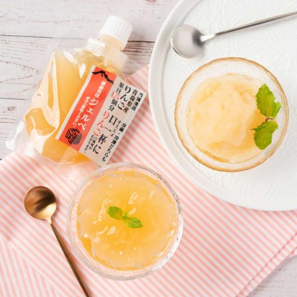 「青森 宮西農園 りんごゼリー ジェルベ」は、りんご農家だから出来る、オリジナルブレンドのりんご果汁70％を贅沢に使用したゼリーです。冷蔵で食べると、りんご1.5個分の果汁が楽しめます。おやつやデザートなどにどうぞ。冷凍してシャーベットとし...