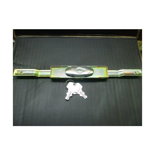 【商品概要】【商品説明】KS-25 シャッター錠 個別キータイプ sanwa 三和シャッター錠交換用 新型シリンダー サムターン アームサイズは伸びた時345mmで縮んだ時は300mmです。需要の多い三和のKS-25 カギは2本付属していま...