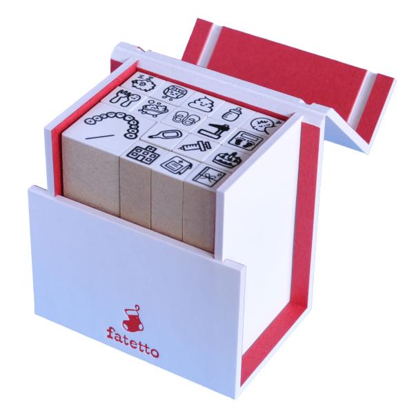 【商品概要】スタンプ１７個入り　（ミニスタンプ１６個、スタンプ１個）【ミニスタンプサイズ】　約８×８×５２ｍｍ　（イラストサイズ：６ｍｍ枠内）【スタンプサイズ】　約１６×１６×５２ｍｍ　（イラストサイズ：１４ｍｍ枠内）【ボックスサイズ】　約...