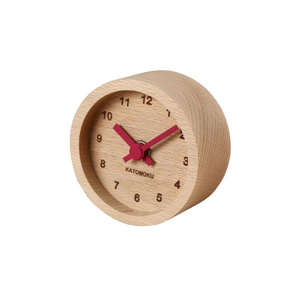 【商品概要】サイズ：85×85×46mm 重量：120g 材料：ビーチ 原産国：日本 カラー：赤 仕 様:セイコー社製ステップムーブメント 付属:単3電池(1本) 取扱説明書 保証書 保証期間:1年【商品説明】仕事の机からお子さんの勉強机ま...