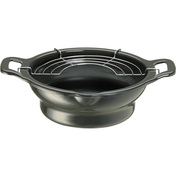 【商品概要】サイズ:幅31.5×奥行24.7×高さ9.5cm本体重量:0.895kg素材・材質:本体/ほうろう用鋼板 (板厚1.2mm) (表面加工/ほうろう加工) 、アミ/鉄線 (クロムめっき加工)生産国:日本適正油量目安:0.8L満水容...
