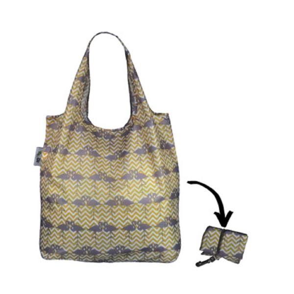 【商品概要】簡単に折りたたむことができ、付属のバンドでしっかりと固定する再利用可能なショッピングバッグ。ハンドバッグやポケットに収まるように折り畳んだときにコンパクトですが、約22リットルを保持します。ロンドン発のファンキーなデザイン。あな...