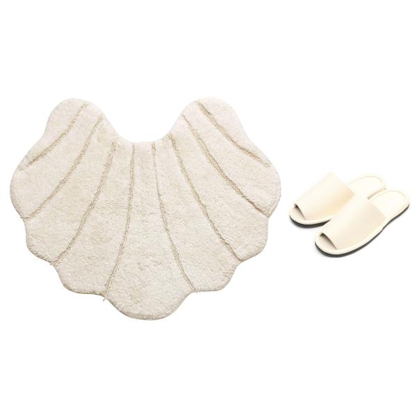 【商品概要】サイズ：マット　約60×73cm、スリッパ　適応サイズ約25cm素材:：マット　綿100％、スリッパ　PVC生産国：マット　インド、スリッパ　日本生産国：インド【商品説明】コットン素材のシェル型のトイレマットと汚れに強いPVC素...