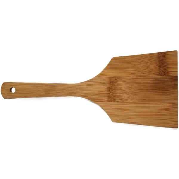 【商品概要】原産国：日本製造：鹿児島県サイズ：28cm×11.5cm日本製の竹を炭化させて（高圧釜で蒸し焼きにした竹）製造していて、軽くて丈夫です。薄くウレタン塗装してますので汚れが付きにくく、木製なので鉄板を傷つけません。【商品説明】鹿児...