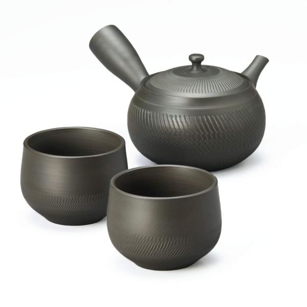【商品概要】サイズ:幅×奥行×高さcm生産地:常滑【商品説明】【商品詳細】ブランド：YAMAKIIKAI商品種別：ホーム＆キッチン商品名：常滑焼 陶仙作 茶器 3点セット 250ml 黒ビリ Y265製造元：ヤマキイカイ(Yamakiika...