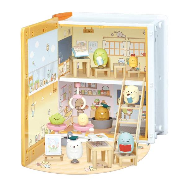 【商品概要】(c) TOMY (c)2020 San-X Co., Ltd. All Rights Reserved.電池は使用しません。付属品:おべんきょう本体(1),階段(1),扉止めパーツ(1),てんびん(1),机(すみっコ用)(2)...